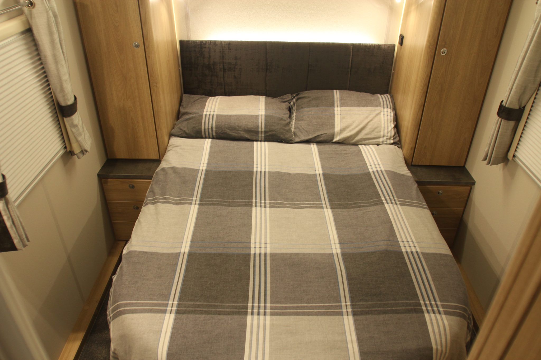 The Ultimate Guide to Discovering the Best Caravan Layouts - Raymond ...