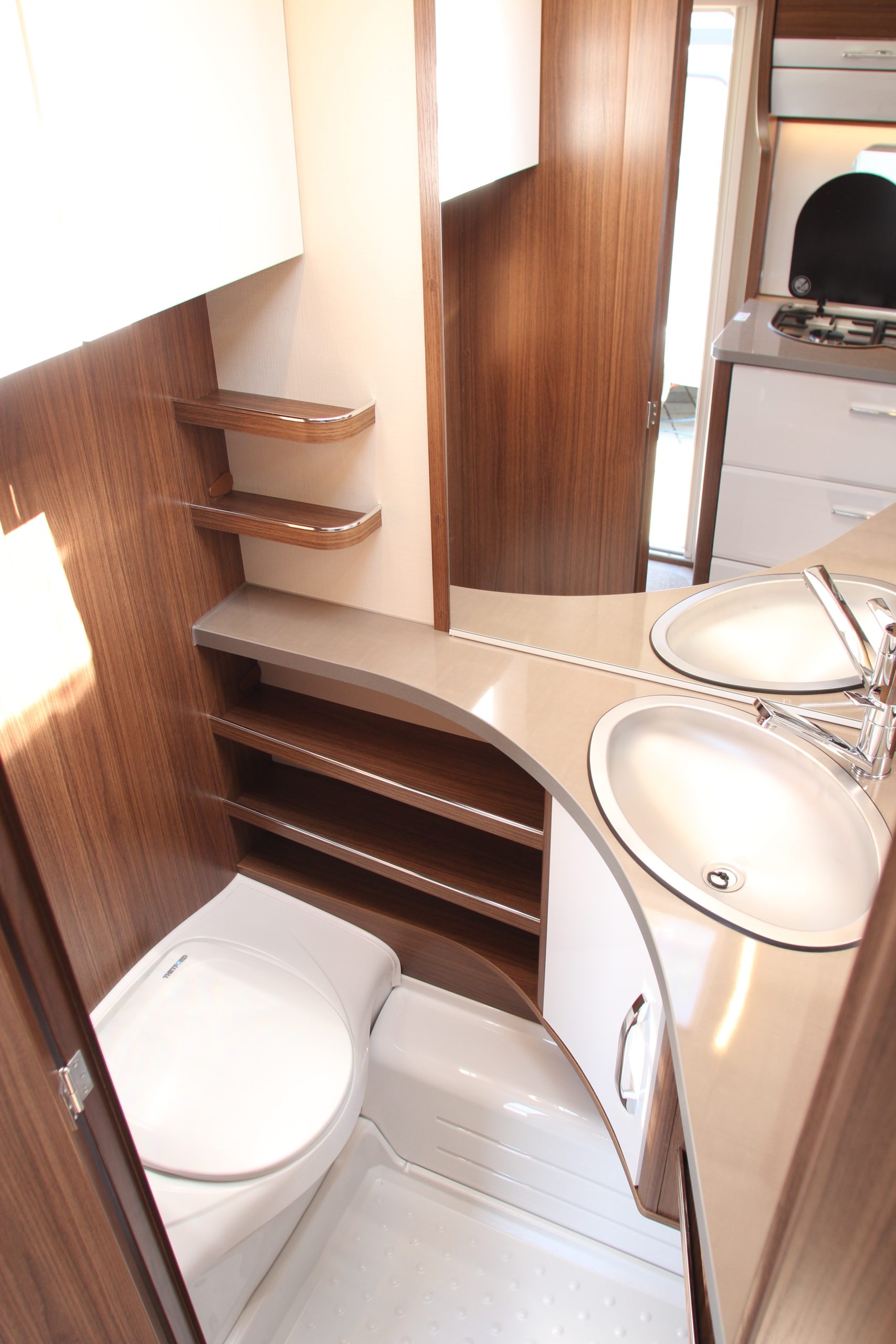 The Ultimate Guide to Discovering the Best Caravan Layouts - Raymond ...