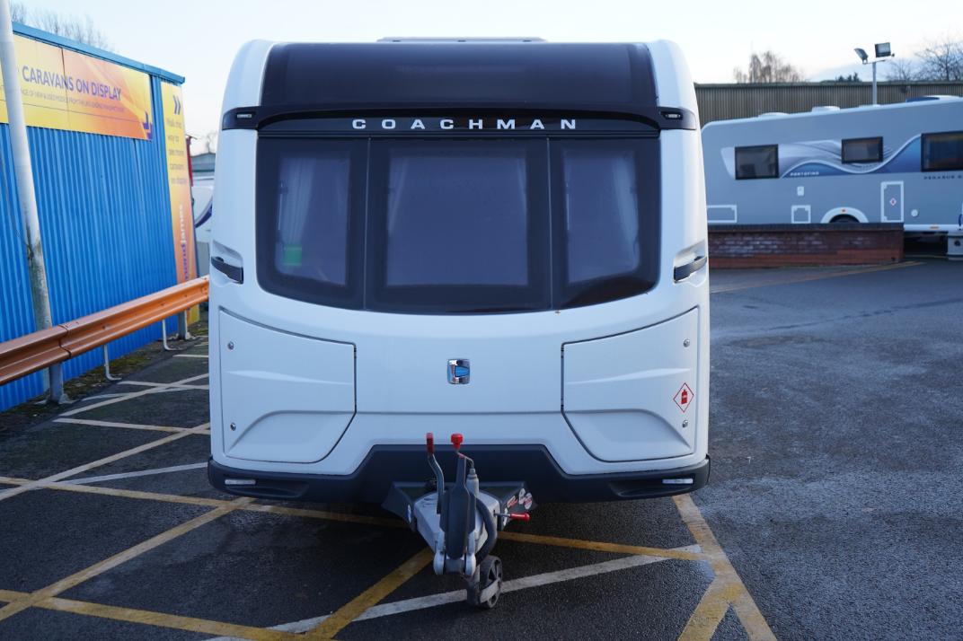 2018 Coachman VIP 520 - Raymond James Caravans